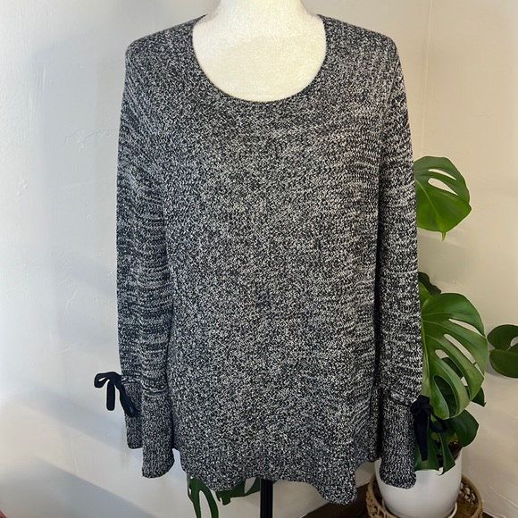 LOFT | Sweaters | Nwt Loft Crewneck Sweater With Bow Ties | Poshmark